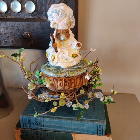 Vintage | Accents | Schmid 978 Beatrix Potter Ladymouse Music Box ...